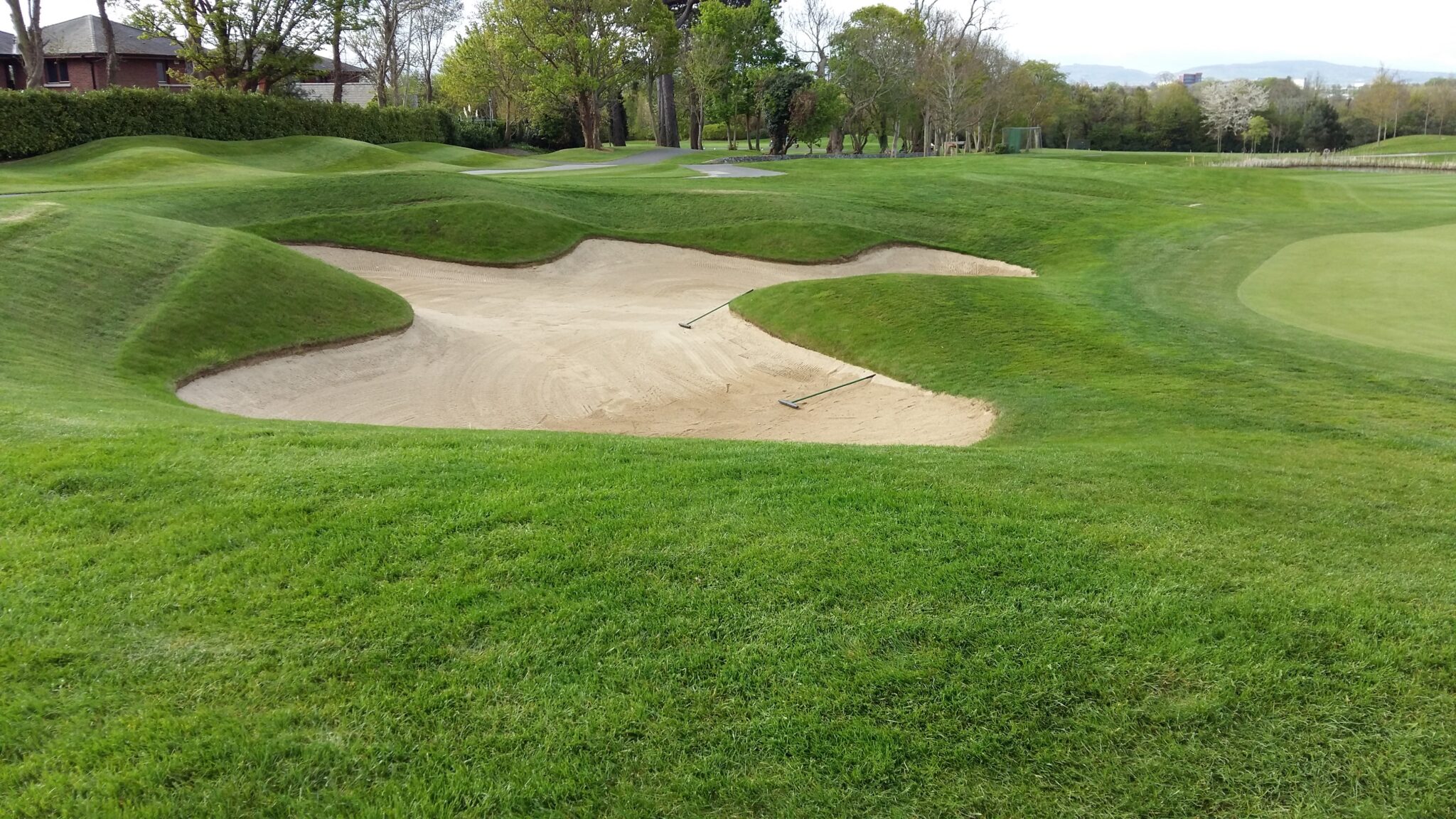 Golf Course Bunker Maintenance: 5 Proven Strategies – Carr Golf Maintenance